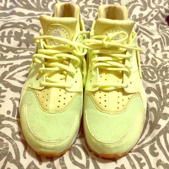 Nike | Shoes | Nike Huaraches Bright Yellow Like New | Poshmark